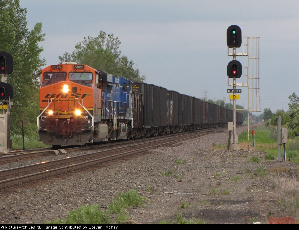 BNSF 5825